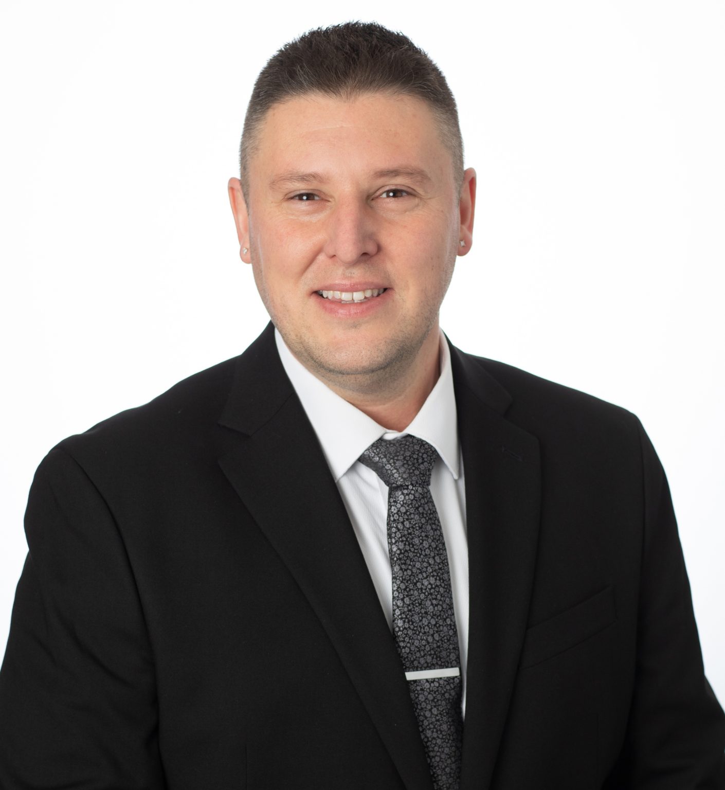 Erik Ray - MountainOne | Banking - Investments - Insurance